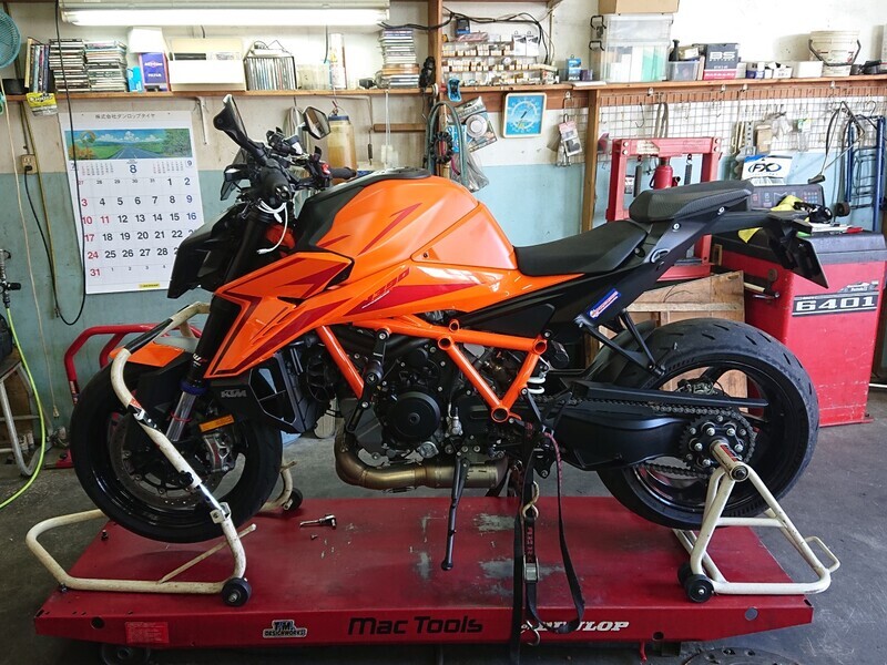 1390 SUPER DUKE R EVO...: WARLOCK MOTORCYCLES BLOG